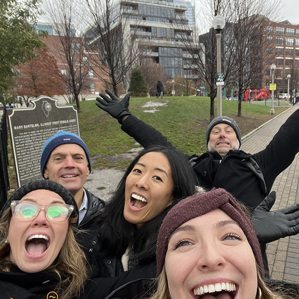 Best Scavenger Hunts in Chicago for Team Building - Strayboots