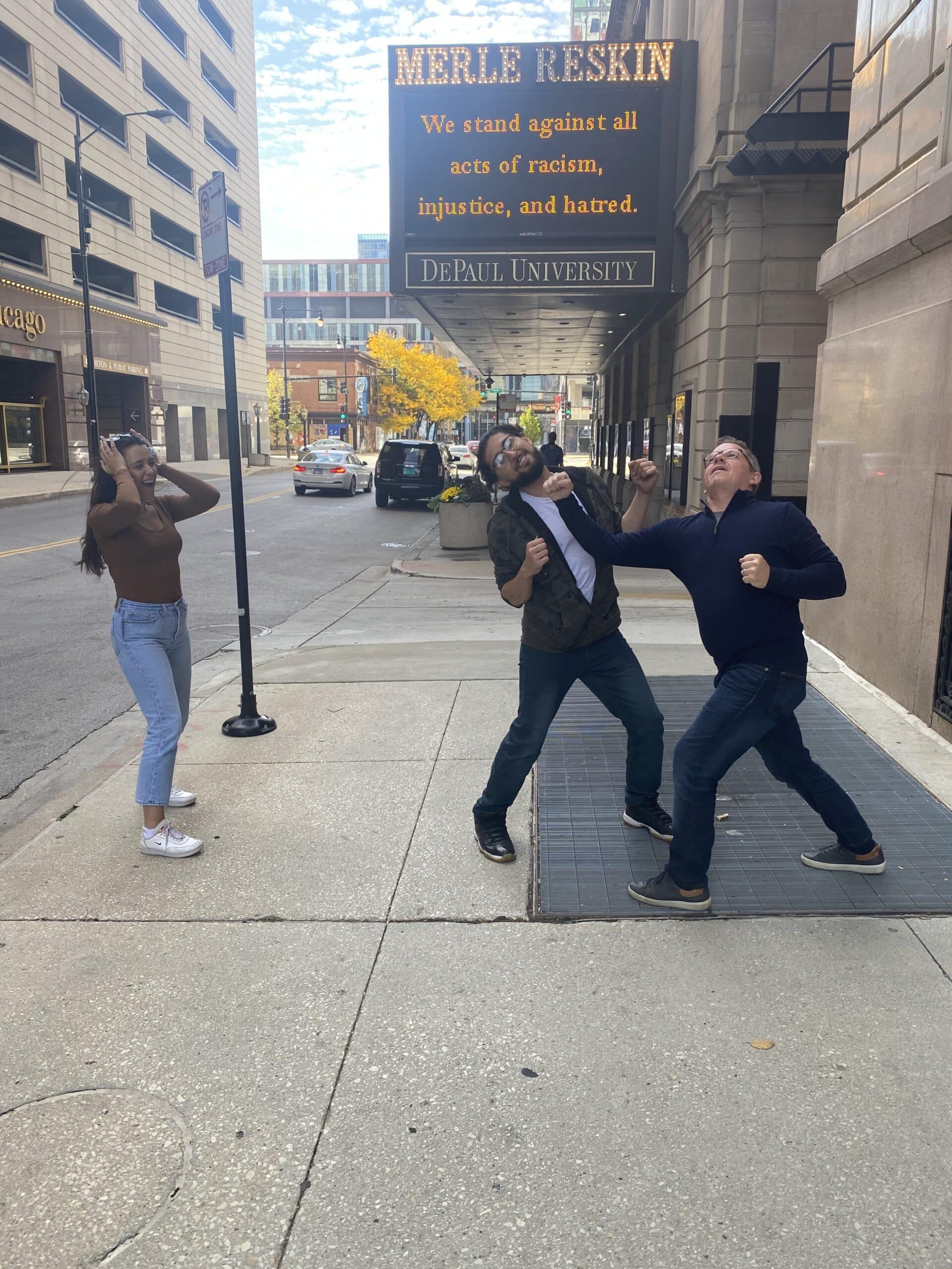 Explore Downtown Chicago on a Scavenger Hunt - Strayboots